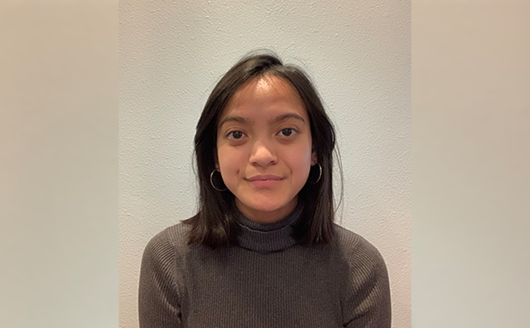 Alexis Sorm Spends the Summer Exploring Aviation | Port of Seattle