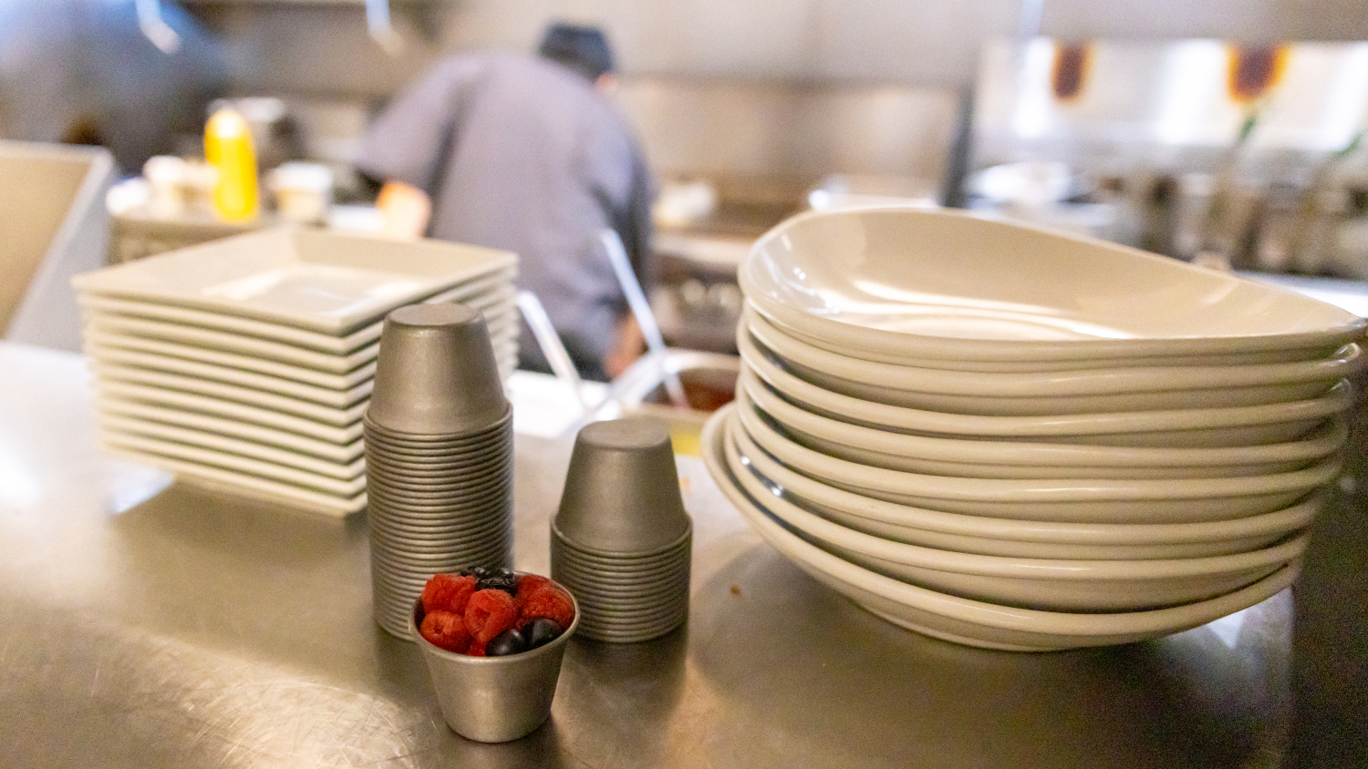 SEA Moves to All Reusable or Compostable Food Service Materials | Port ...