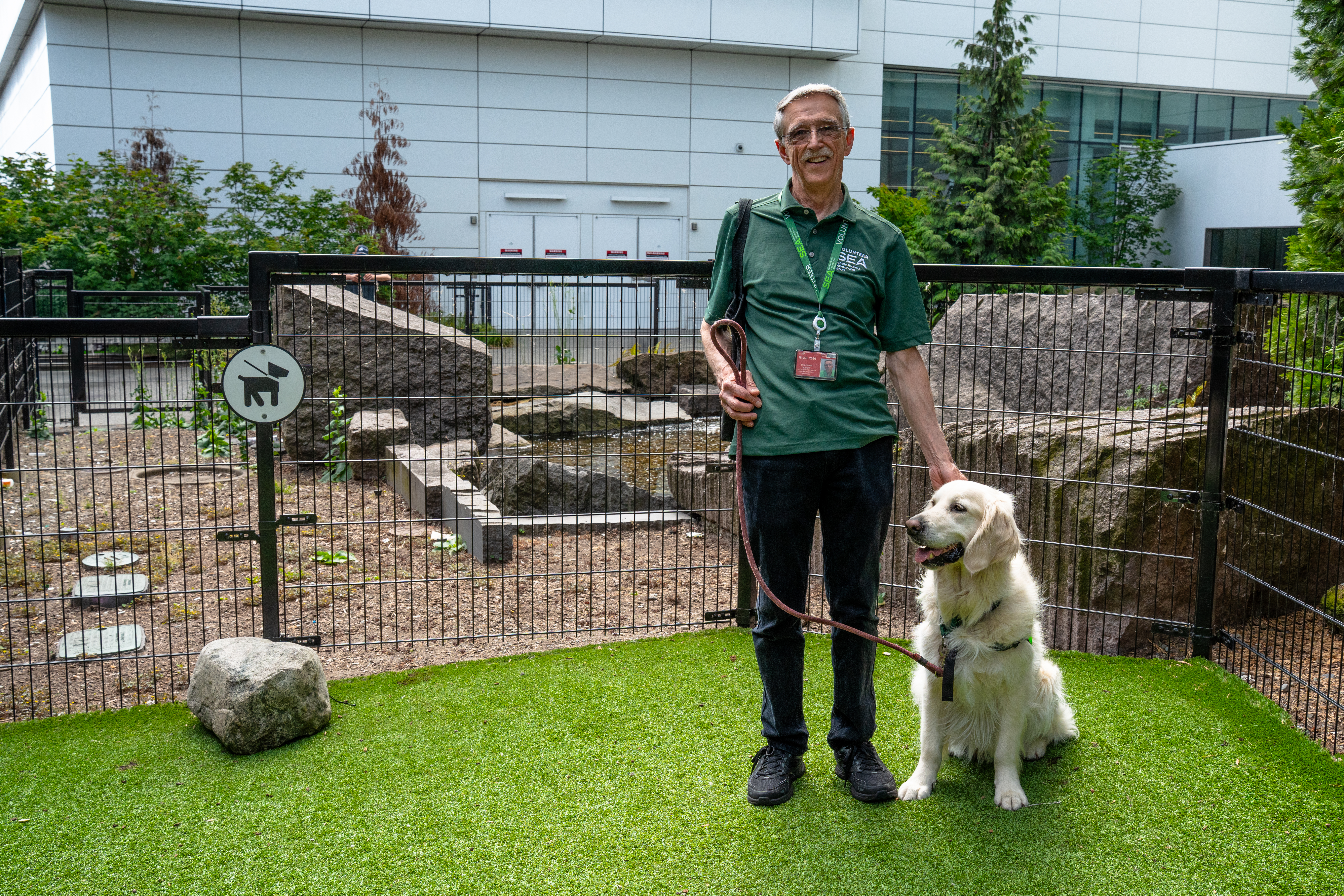 Traveling with Pets and Service Animals | Port of Seattle